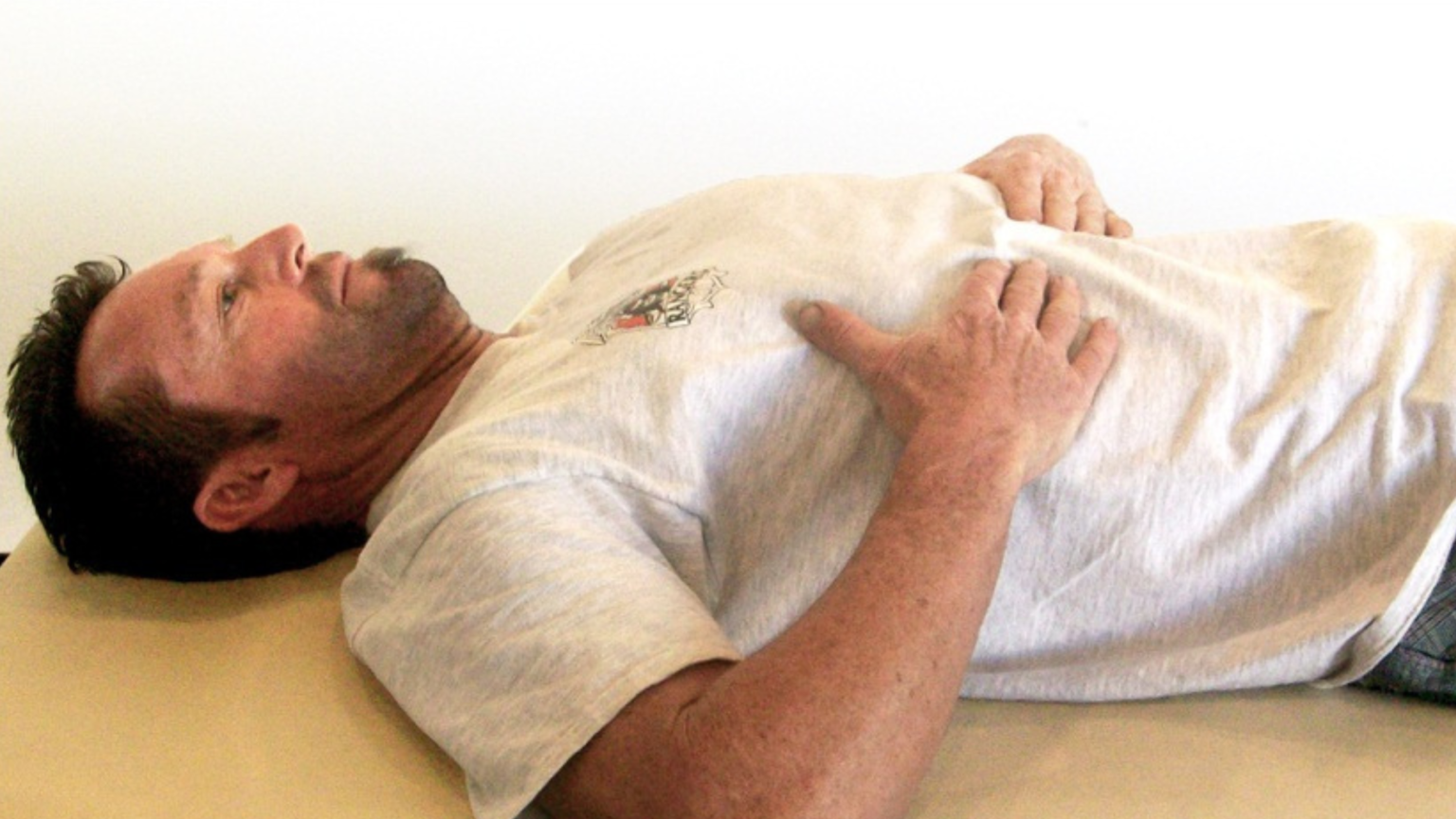 Causes and Cures for Rounded Shoulders | Australian Institute of Fitness